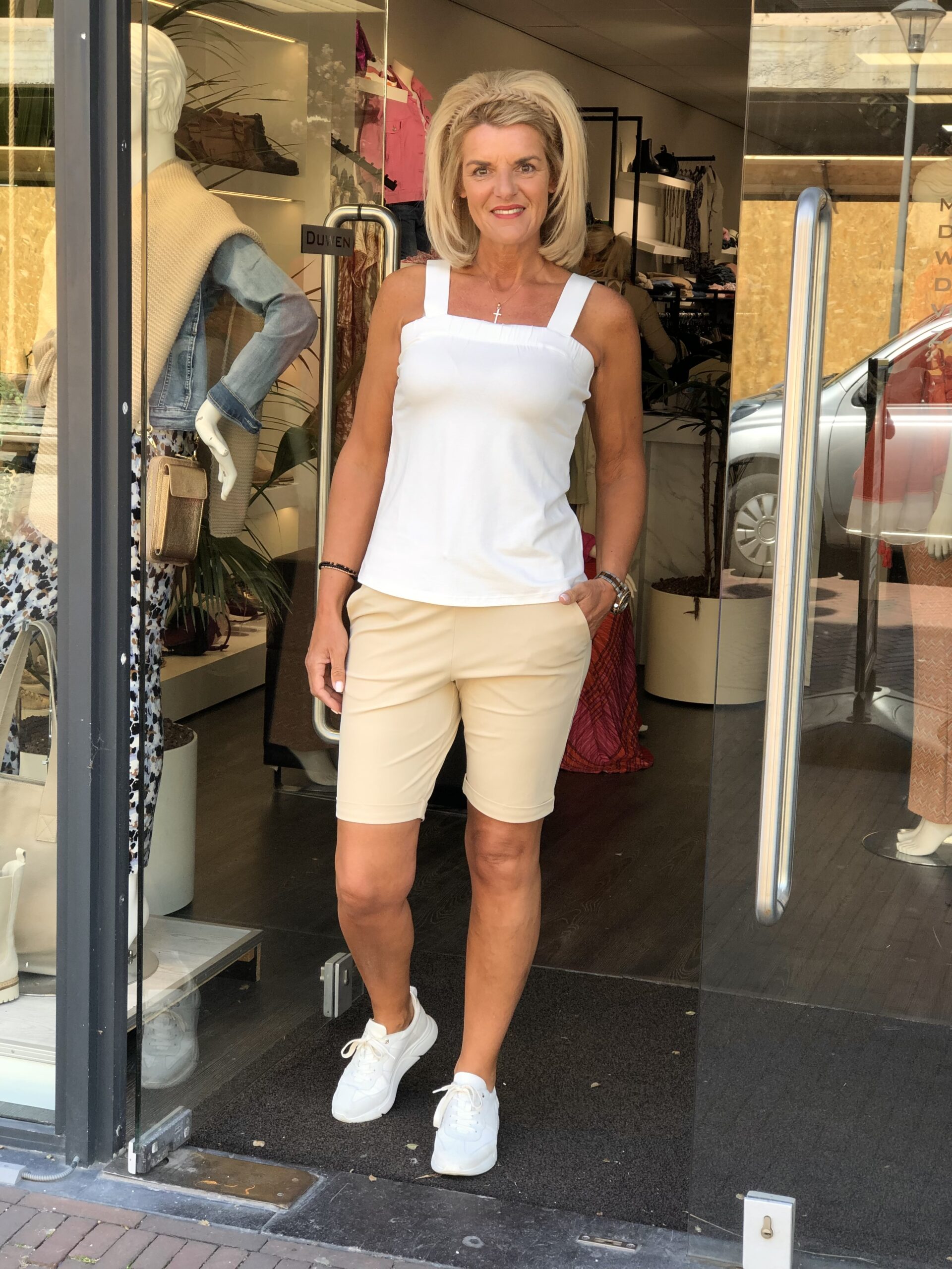 Mi Piace Travelstof Korte Broek zand 202176 • Kleding, Mi Piace, Korte ...