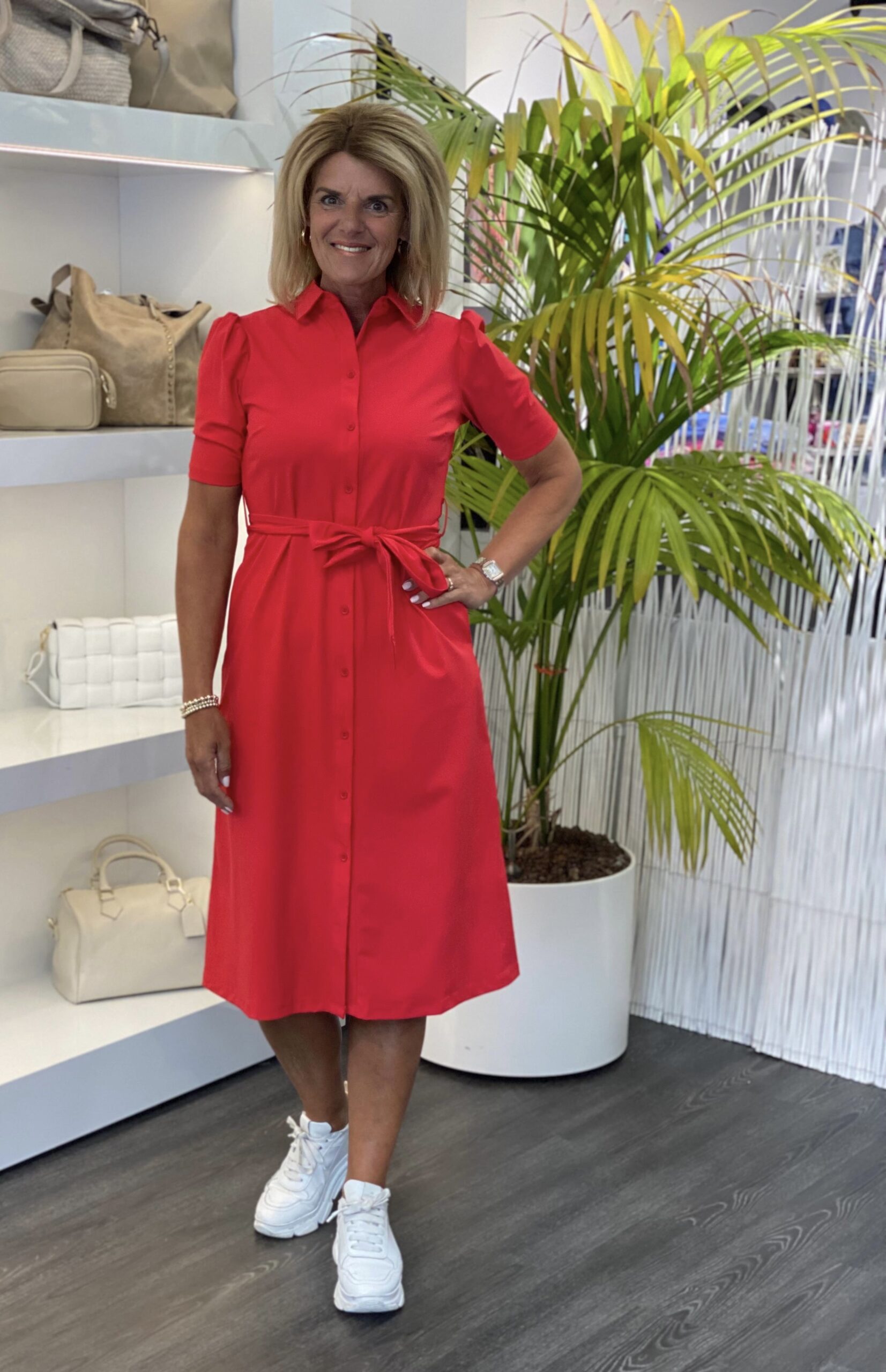 Mi Piace Travelstof Jurk Pofmouw 202280 rood • Kleding, Lange jurk ...